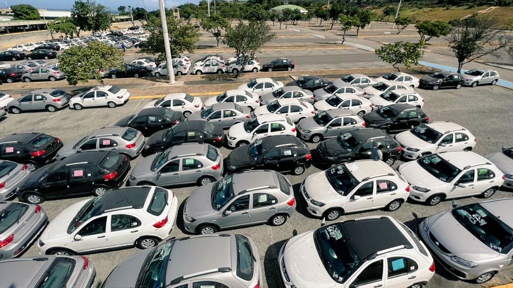 Lo que debes hacer adquirir los nuevos carros iraníes de Venirauto