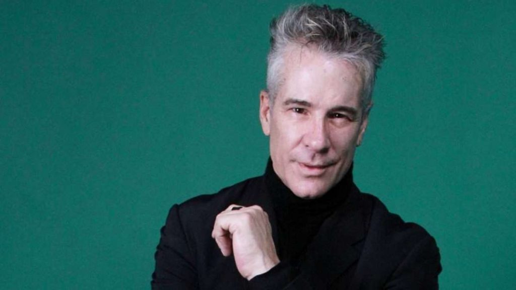 El actor Fernando Carrillo cambió su discurso y culpó a 'la banda de ...